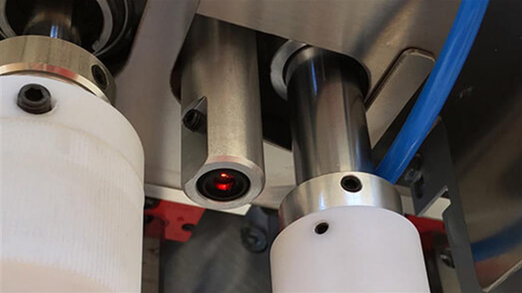 Laser pointers for automatic warehouses