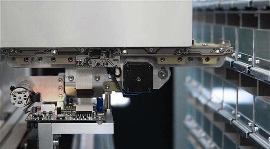 Vending machine for pharmacy